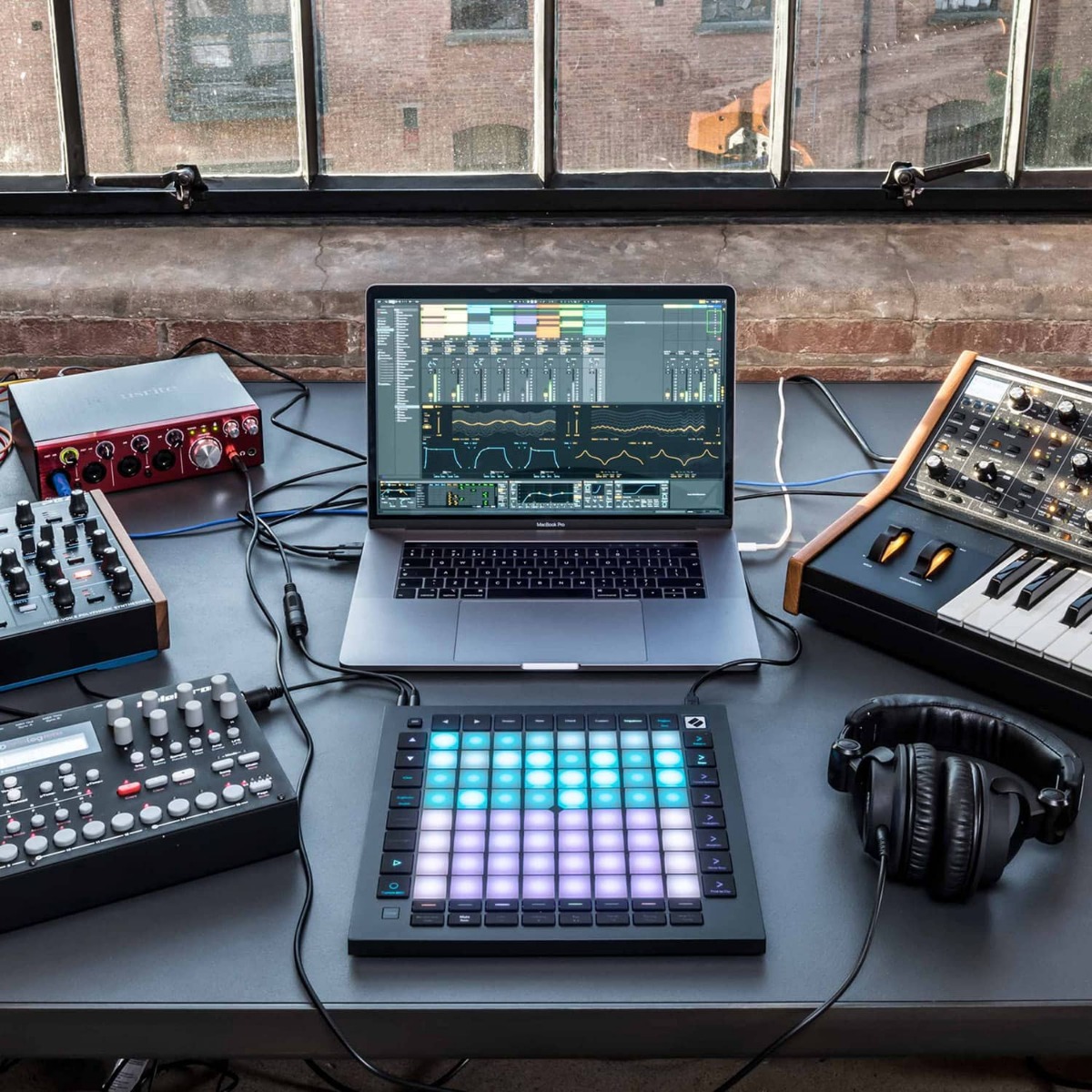 Novation Launchpad Pro MK3 Controlador USB/MIDI | Mediatekis